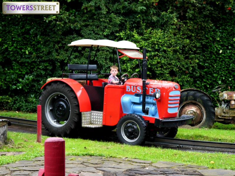 Old MacDonald's Tractor Ride - Rediscover - Your premier Alton Towers guide
