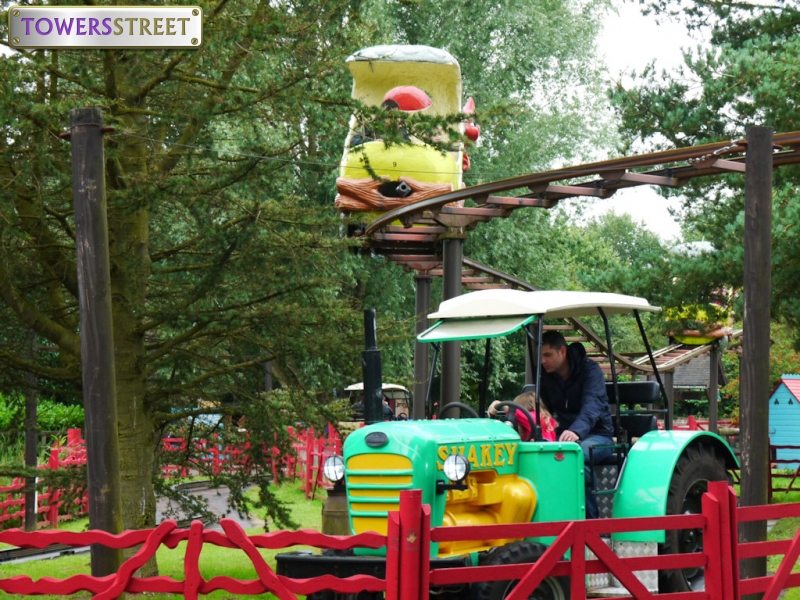 Old MacDonald's Tractor Ride - Rediscover - Your premier Alton Towers guide